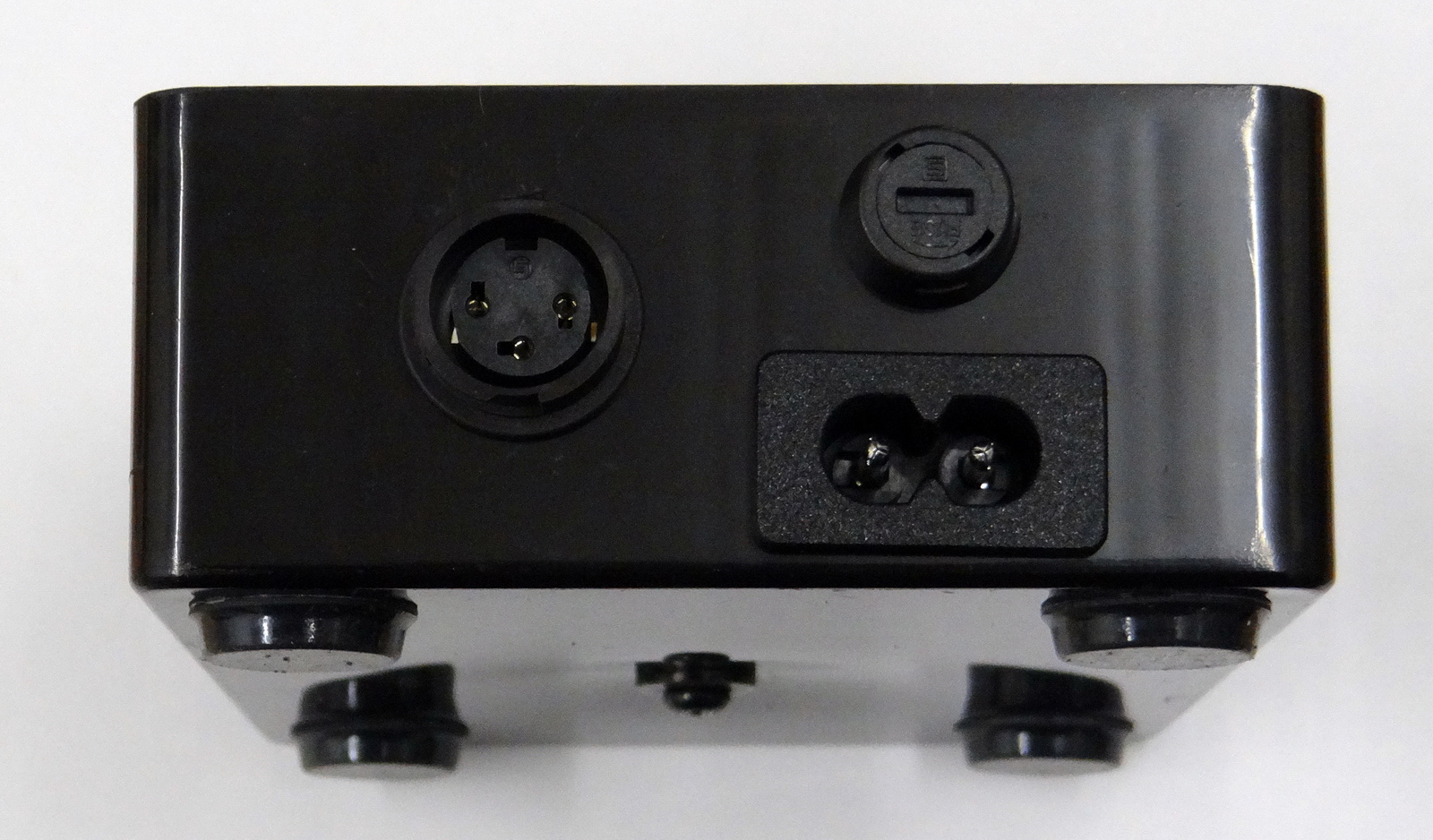 Behringer HA4700 Mains Hum